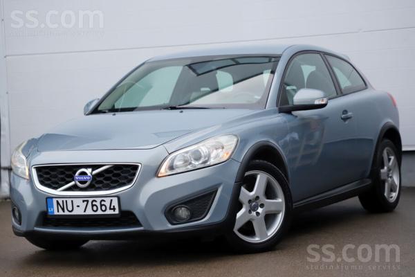 Volvo C30 2011 in Tukums, with an engine capacity of 2.00 L and mileage of 292 thousand km for 4500 €, photo 3 on AUTOMOTO.COM.LV
