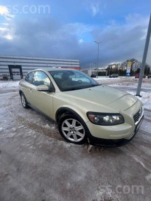 Green Volvo C30 2007 in Liepaja, with an engine capacity of 2.40 L and mileage of 154 thousand km for 3300 €, photo  on AUTOMOTO.COM.LV
