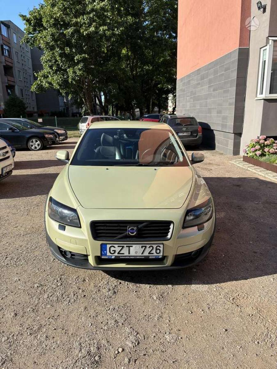 Zaļš Volvo C30 2007 Kauņa, ar dzinēja tilpumu 2.00 L un nobraukumu 233 tūkst. km par 1500 €, foto 1 vietnē AUTOMOTO.COM.LV