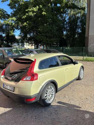Zaļš Volvo C30 2007 Kauņa, ar dzinēja tilpumu 2.00 L un nobraukumu 233 tūkst. km par 1500 €, foto 4 vietnē AUTOMOTO.COM.LV