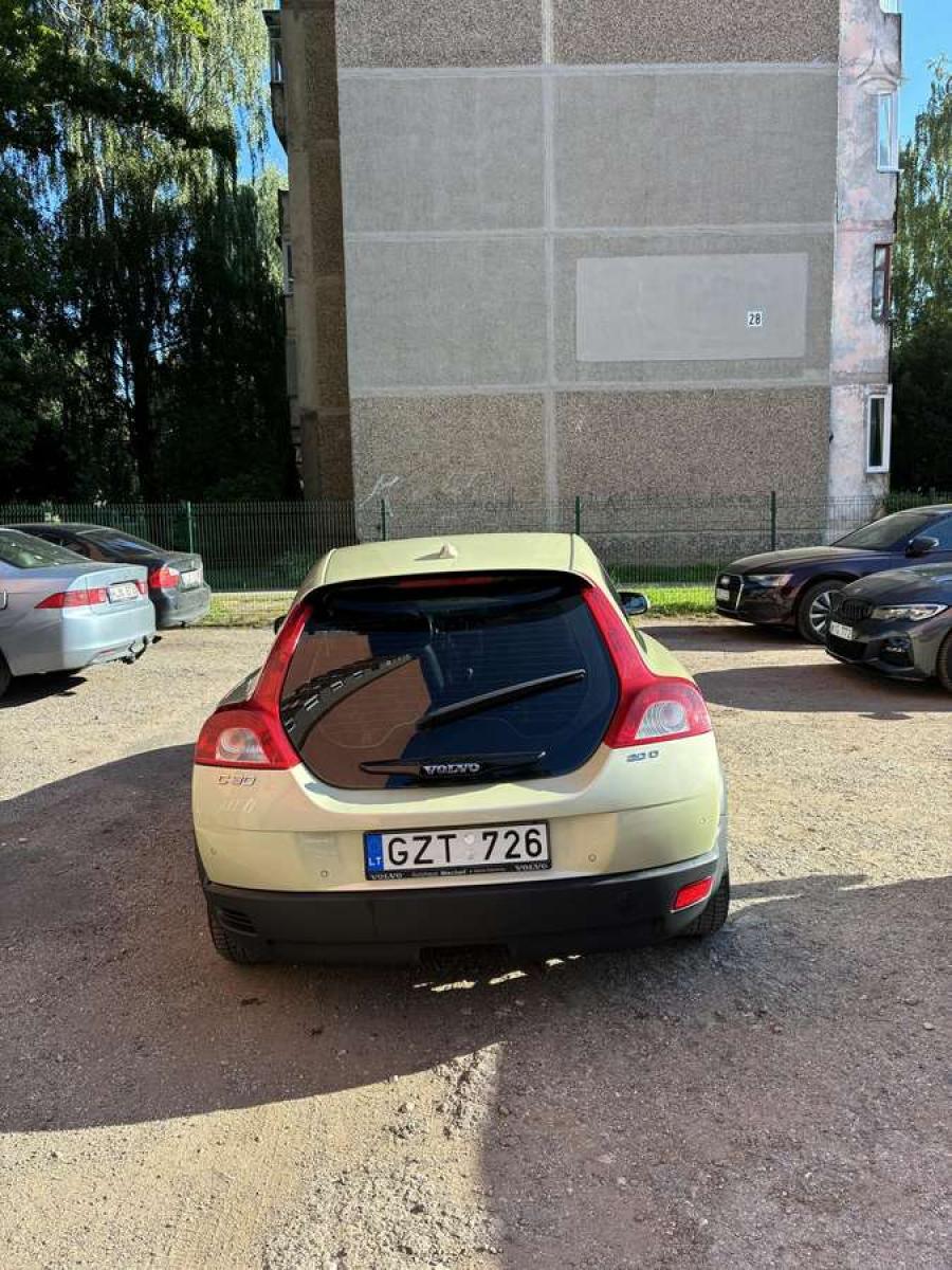Zaļš Volvo C30 2007 Kauņa, ar dzinēja tilpumu 2.00 L un nobraukumu 233 tūkst. km par 1500 €, foto 5 vietnē AUTOMOTO.COM.LV