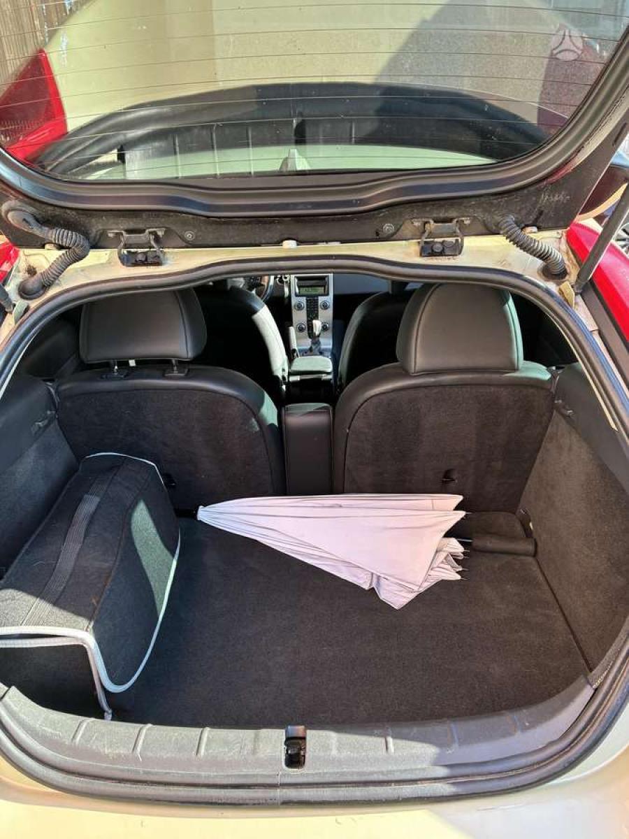 Zaļš Volvo C30 2007 Kauņa, ar dzinēja tilpumu 2.00 L un nobraukumu 233 tūkst. km par 1500 €, foto 12 vietnē AUTOMOTO.COM.LV
