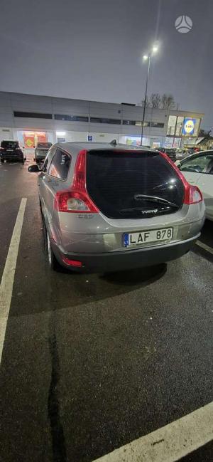 Grey Volvo C30 2006 in Kaunas, with an engine capacity of 2.00 L and mileage of 292 thousand km for 1850 €, photo 4 on AUTOMOTO.COM.LV