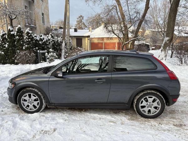 Pelēks Volvo C30 2007 Viļņa, ar dzinēja tilpumu 1.80 L un nobraukumu 125 tūkst. km par 3000 €, foto 2 vietnē AUTOMOTO.COM.LV
