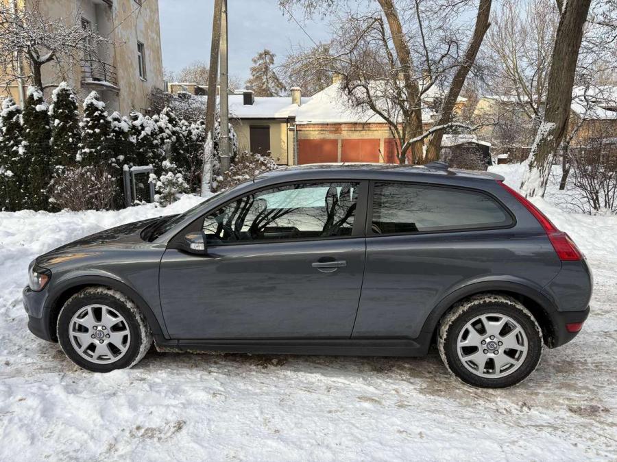 Pelēks Volvo C30 2007 Viļņa, ar dzinēja tilpumu 1.80 L un nobraukumu 125 tūkst. km par 3000 €, foto 2 vietnē AUTOMOTO.COM.LV