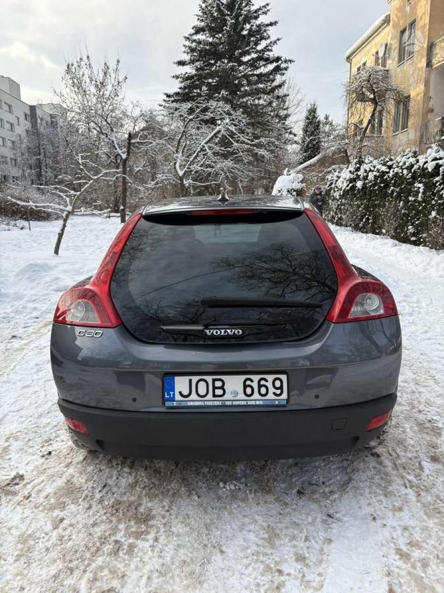 Pelēks Volvo C30 2007 Viļņa, ar dzinēja tilpumu 1.80 L un nobraukumu 125 tūkst. km par 3000 €, foto 4 vietnē AUTOMOTO.COM.LV
