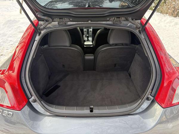Pelēks Volvo C30 2007 Viļņa, ar dzinēja tilpumu 1.80 L un nobraukumu 125 tūkst. km par 3000 €, foto 5 vietnē AUTOMOTO.COM.LV