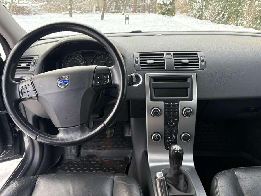 Pelēks Volvo C30 2007 Viļņa, ar dzinēja tilpumu 1.80 L un nobraukumu 125 tūkst. km par 3000 €, foto 7 vietnē AUTOMOTO.COM.LV