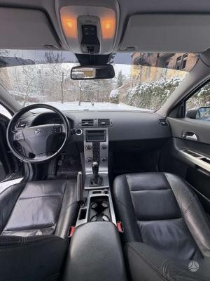 Pelēks Volvo C30 2007 Viļņa, ar dzinēja tilpumu 1.80 L un nobraukumu 125 tūkst. km par 3000 €, foto 11 vietnē AUTOMOTO.COM.LV
