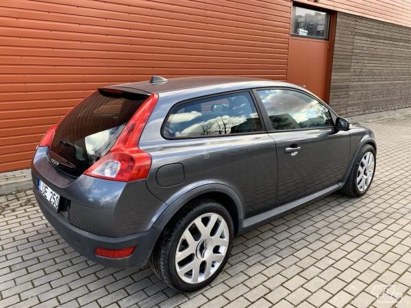 Pelēks Volvo C30 2007 Kauņa, ar dzinēja tilpumu 1.60 L un nobraukumu 248 tūkst. km par 2000 €, foto 2 vietnē AUTOMOTO.COM.LV