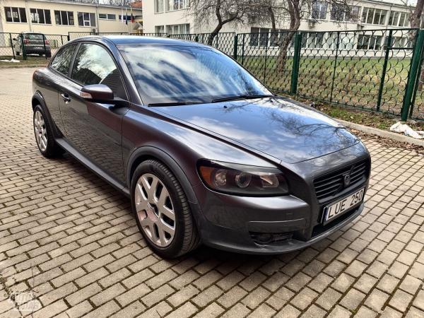 Pelēks Volvo C30 2007 Kauņa, ar dzinēja tilpumu 1.60 L un nobraukumu 248 tūkst. km par 2000 €, foto 4 vietnē AUTOMOTO.COM.LV