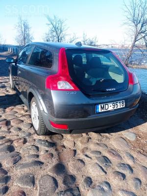 Pelēks Volvo C30 2007 Rīga, ar dzinēja tilpumu 2.00 L un nobraukumu 290 tūkst. km par 2600 €, foto  vietnē AUTOMOTO.COM.LV
