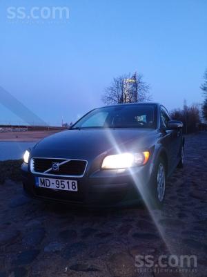 Grey Volvo C30 2007 in Riga, with an engine capacity of 2.00 L and mileage of 290 thousand km for 2600 €, photo 12 on AUTOMOTO.COM.LV