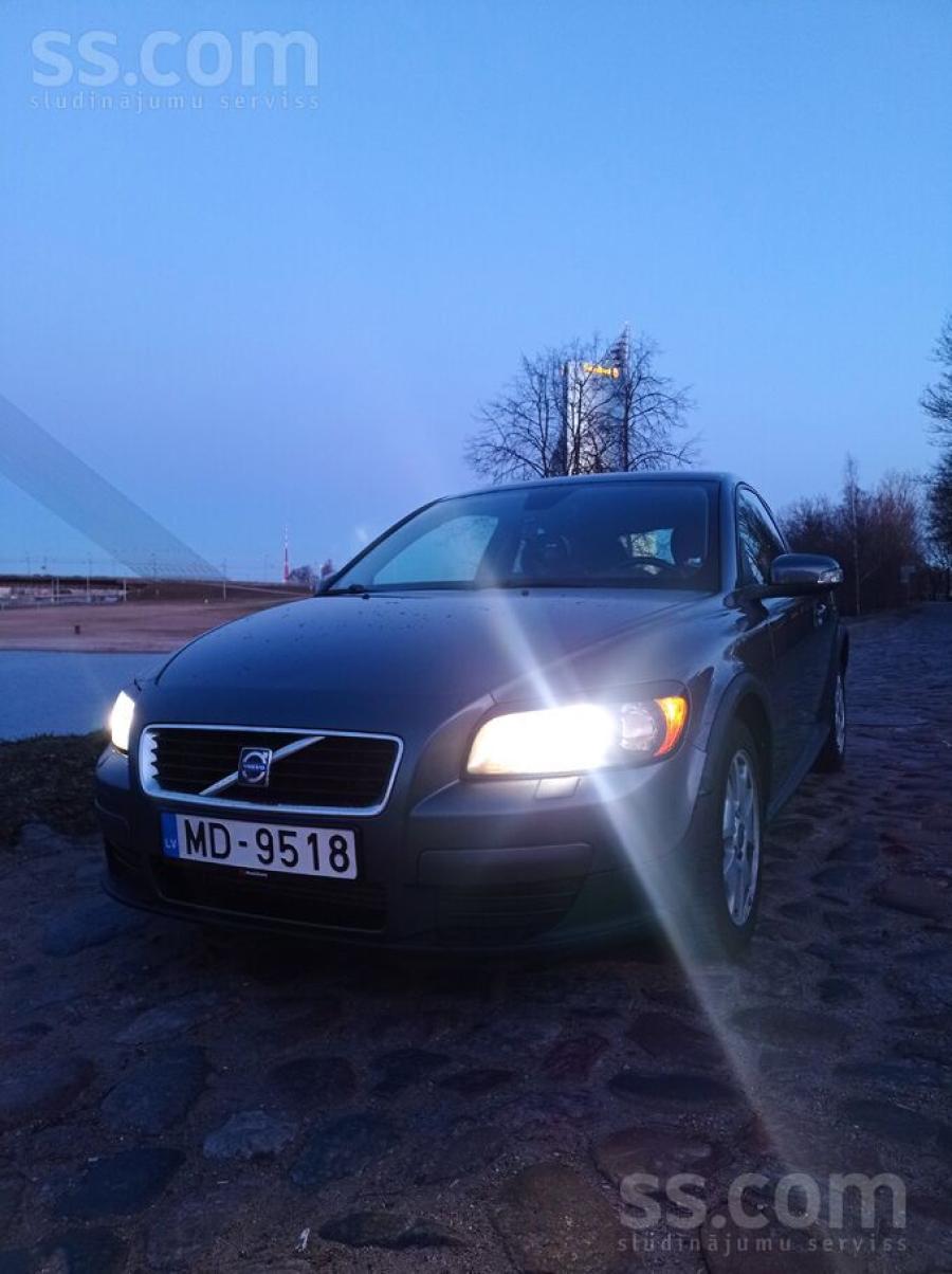 Grey Volvo C30 2007 in Riga, with an engine capacity of 2.00 L and mileage of 290 thousand km for 2600 €, photo 12 on AUTOMOTO.COM.LV