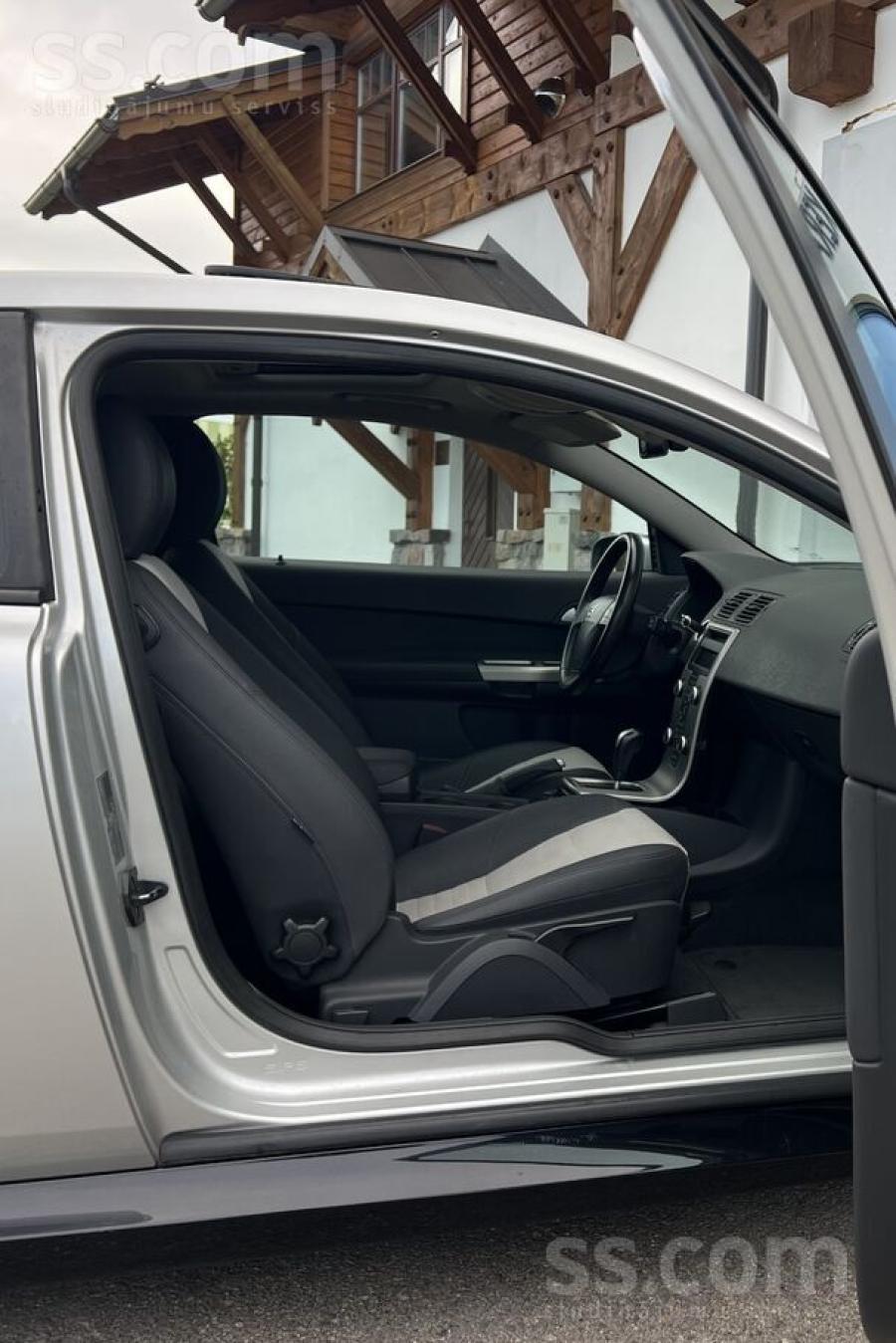 Pelēks Volvo C30 2007 Rīga, ar dzinēja tilpumu 2.40 L un nobraukumu 290 tūkst. km par 3950 €, foto 15 vietnē AUTOMOTO.COM.LV