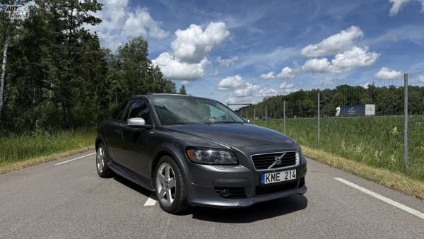 Grey Volvo C30 2007 in Kaunas, with an engine capacity of 1.60 L and mileage of 363 thousand km for 2200 €, photo 1 on AUTOMOTO.COM.LV
