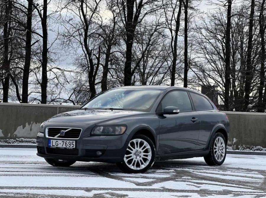 Серый Вольво Ц30 2007 в Рига, объемом двигателя 2.00 л и пробегом 386 тыс. км за 2950 €, фото 1 на AUTOMOTO.COM.LV
