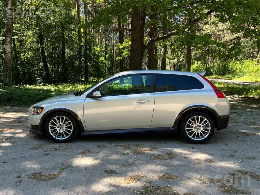 Pelēks Volvo C30 2007 Rīga, ar dzinēja tilpumu 2.40 L un nobraukumu 0 tūkst. km par 3599 €, foto 3 vietnē AUTOMOTO.COM.LV