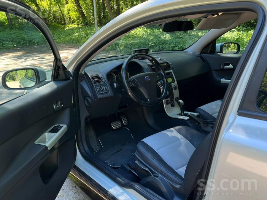 Pelēks Volvo C30 2007 Rīga, ar dzinēja tilpumu 2.40 L un nobraukumu 0 tūkst. km par 3599 €, foto 10 vietnē AUTOMOTO.COM.LV