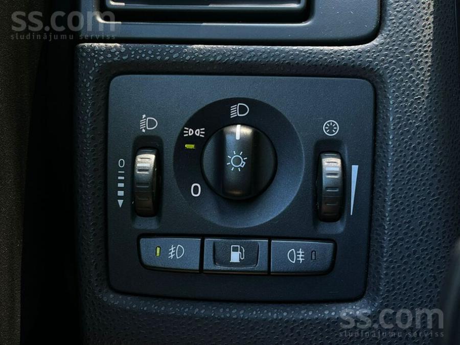 Pelēks Volvo C30 2007 Rīga, ar dzinēja tilpumu 2.40 L un nobraukumu 0 tūkst. km par 3599 €, foto 13 vietnē AUTOMOTO.COM.LV