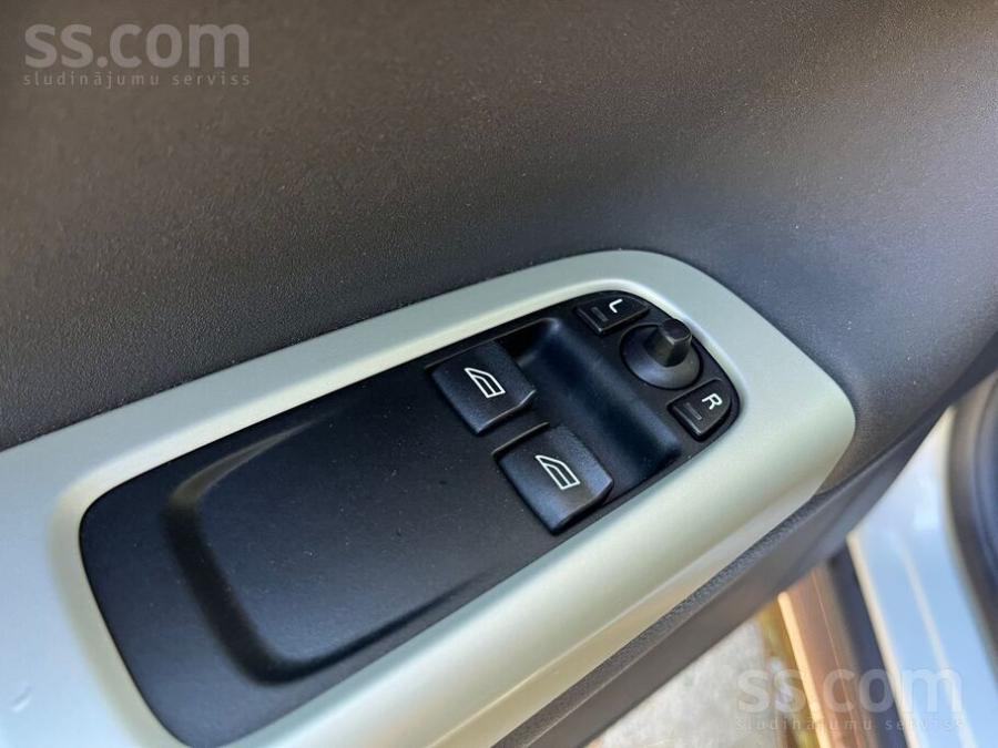 Pelēks Volvo C30 2007 Rīga, ar dzinēja tilpumu 2.40 L un nobraukumu 0 tūkst. km par 3599 €, foto 15 vietnē AUTOMOTO.COM.LV