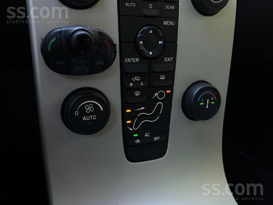 Pelēks Volvo C30 2007 Rīga, ar dzinēja tilpumu 2.40 L un nobraukumu 0 tūkst. km par 3599 €, foto 17 vietnē AUTOMOTO.COM.LV