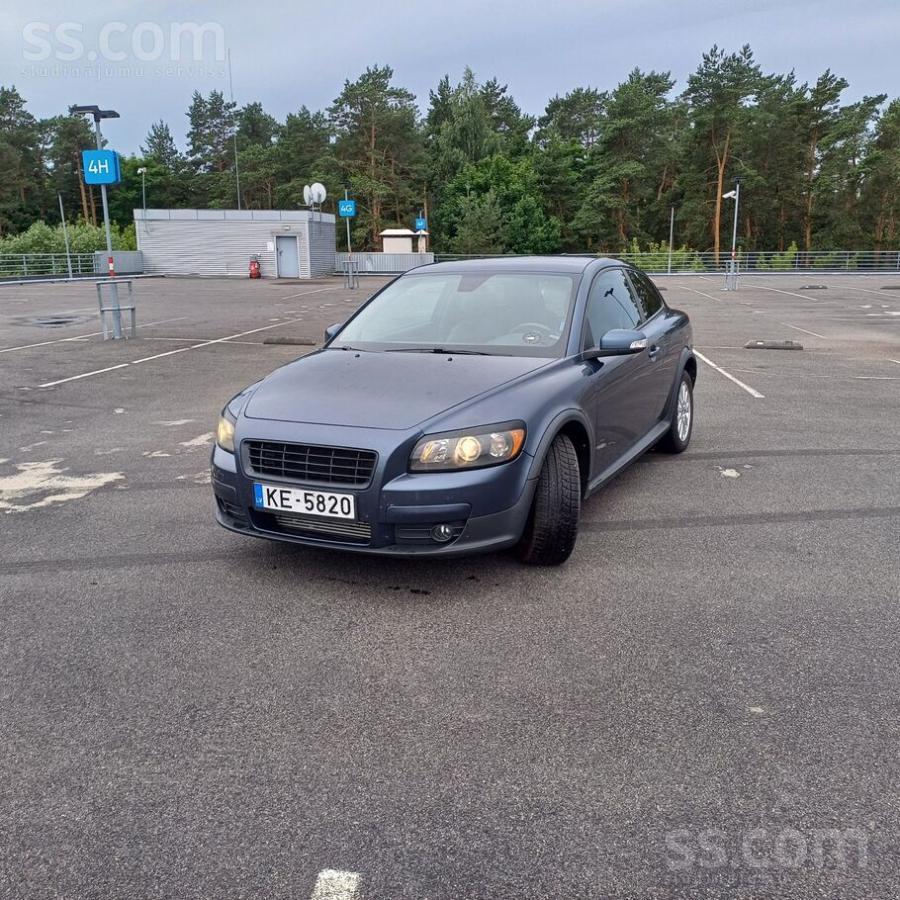 Pelēks Volvo C30 2007 Rīga, ar dzinēja tilpumu 1.60 L un nobraukumu 343 tūkst. km par 2700 €, foto 1 vietnē AUTOMOTO.COM.LV