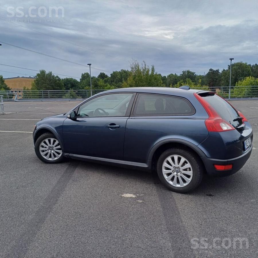 Pelēks Volvo C30 2007 Rīga, ar dzinēja tilpumu 1.60 L un nobraukumu 343 tūkst. km par 2700 €, foto 4 vietnē AUTOMOTO.COM.LV