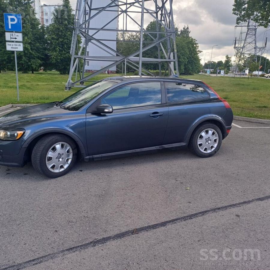 Pelēks Volvo C30 2007 Rīga, ar dzinēja tilpumu 1.60 L un nobraukumu 343 tūkst. km par 2700 €, foto 14 vietnē AUTOMOTO.COM.LV