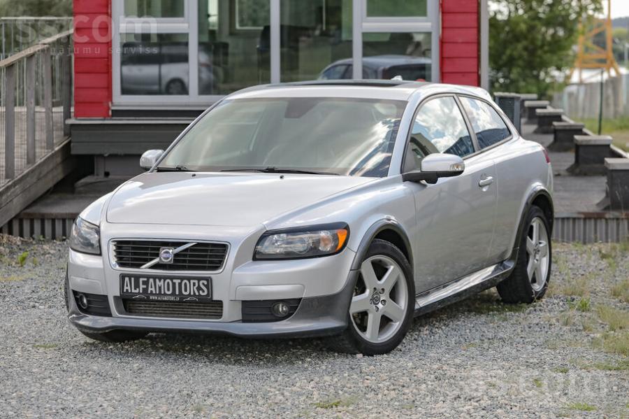 Grey Volvo C30 2007 in Riga, with an engine capacity of 2.40 L and mileage of 298 thousand km for 4690 €, photo 1 on AUTOMOTO.COM.LV