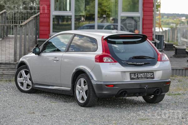 Pelēks Volvo C30 2007 Rīga, ar dzinēja tilpumu 2.40 L un nobraukumu 298 tūkst. km par 4690 €, foto 3 vietnē AUTOMOTO.COM.LV