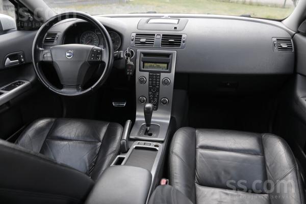Pelēks Volvo C30 2007 Rīga, ar dzinēja tilpumu 2.40 L un nobraukumu 298 tūkst. km par 4690 €, foto 6 vietnē AUTOMOTO.COM.LV