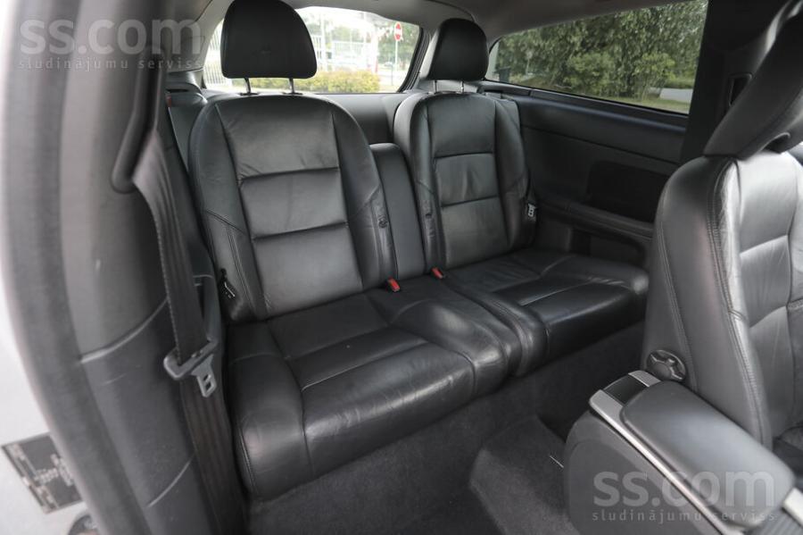 Grey Volvo C30 2007 in Riga, with an engine capacity of 2.40 L and mileage of 298 thousand km for 4690 €, photo 10 on AUTOMOTO.COM.LV