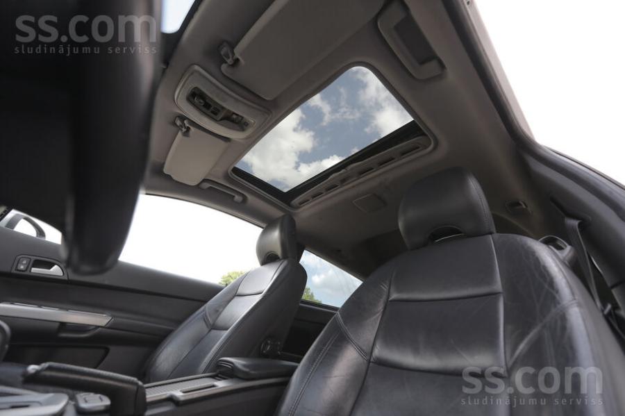 Grey Volvo C30 2007 in Riga, with an engine capacity of 2.40 L and mileage of 298 thousand km for 4690 €, photo 19 on AUTOMOTO.COM.LV