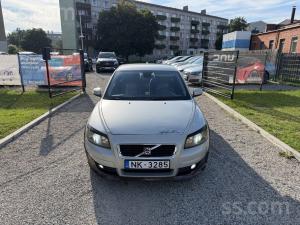 Pelēks Volvo C30 2007 Ventspils, ar dzinēja tilpumu 2.00 L un nobraukumu 290 tūkst. km par 2200 €, foto 3 vietnē AUTOMOTO.COM.LV