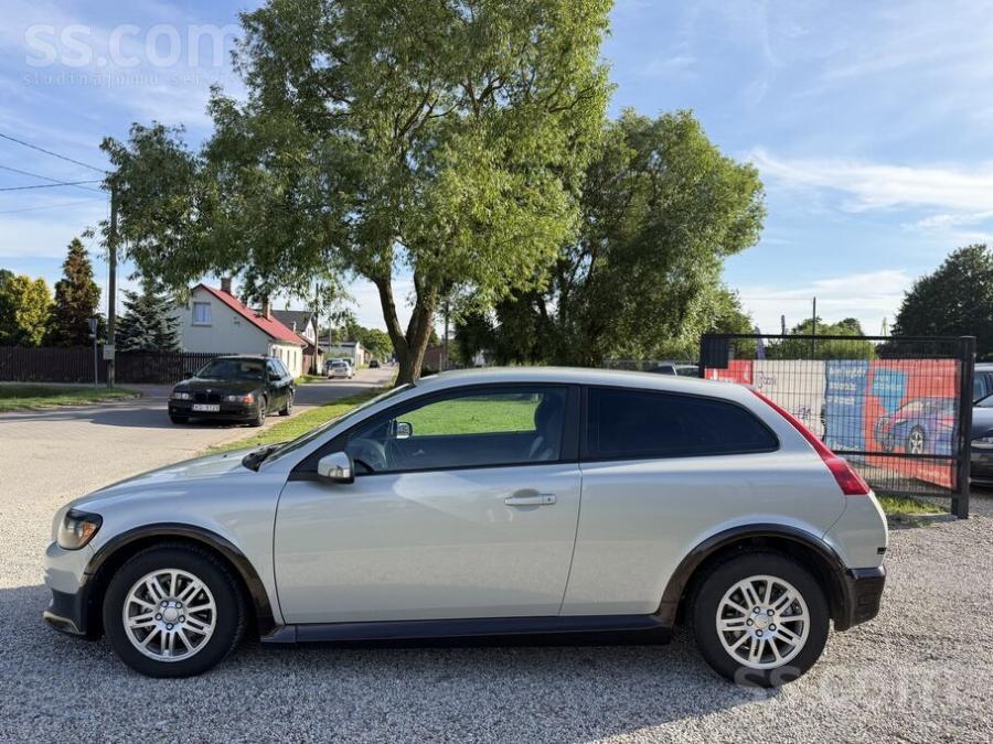 Pelēks Volvo C30 2007 Ventspils, ar dzinēja tilpumu 2.00 L un nobraukumu 290 tūkst. km par 2200 €, foto 6 vietnē AUTOMOTO.COM.LV
