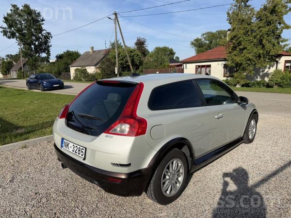 Grey Volvo C30 2007 in Ventspils, with an engine capacity of 2.00 L and mileage of 290 thousand km for 2200 €, photo 6 on AUTOMOTO.COM.LV