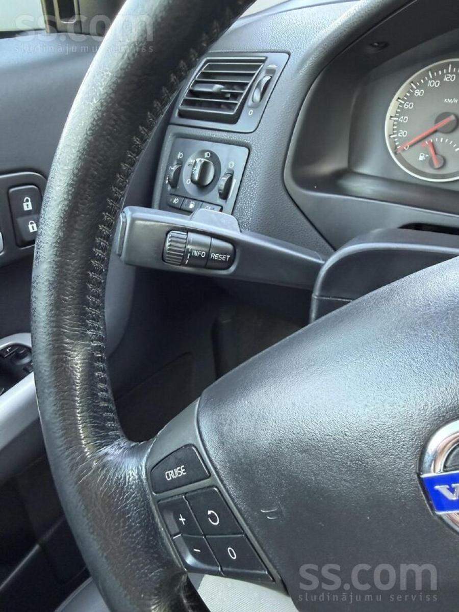 Pelēks Volvo C30 2007 Ventspils, ar dzinēja tilpumu 2.00 L un nobraukumu 290 tūkst. km par 2200 €, foto 10 vietnē AUTOMOTO.COM.LV