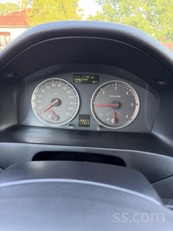 Grey Volvo C30 2007 in Ventspils, with an engine capacity of 2.00 L and mileage of 290 thousand km for 2200 €, photo 10 on AUTOMOTO.COM.LV