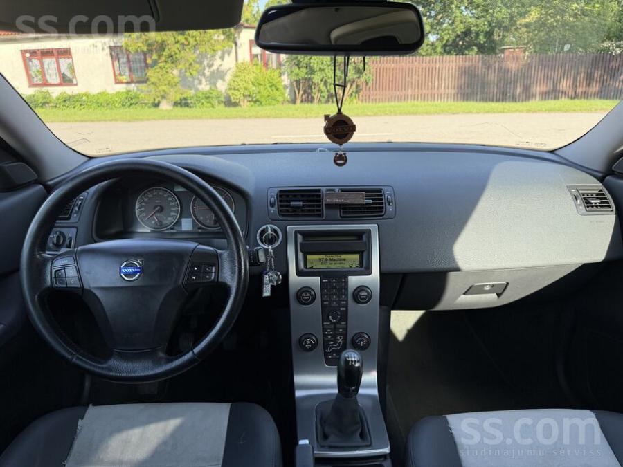 Pelēks Volvo C30 2007 Ventspils, ar dzinēja tilpumu 2.00 L un nobraukumu 290 tūkst. km par 2200 €, foto 13 vietnē AUTOMOTO.COM.LV