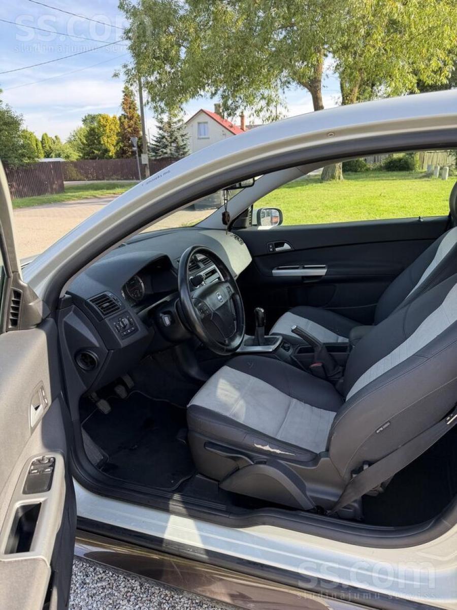 Pelēks Volvo C30 2007 Ventspils, ar dzinēja tilpumu 2.00 L un nobraukumu 290 tūkst. km par 2200 €, foto 17 vietnē AUTOMOTO.COM.LV