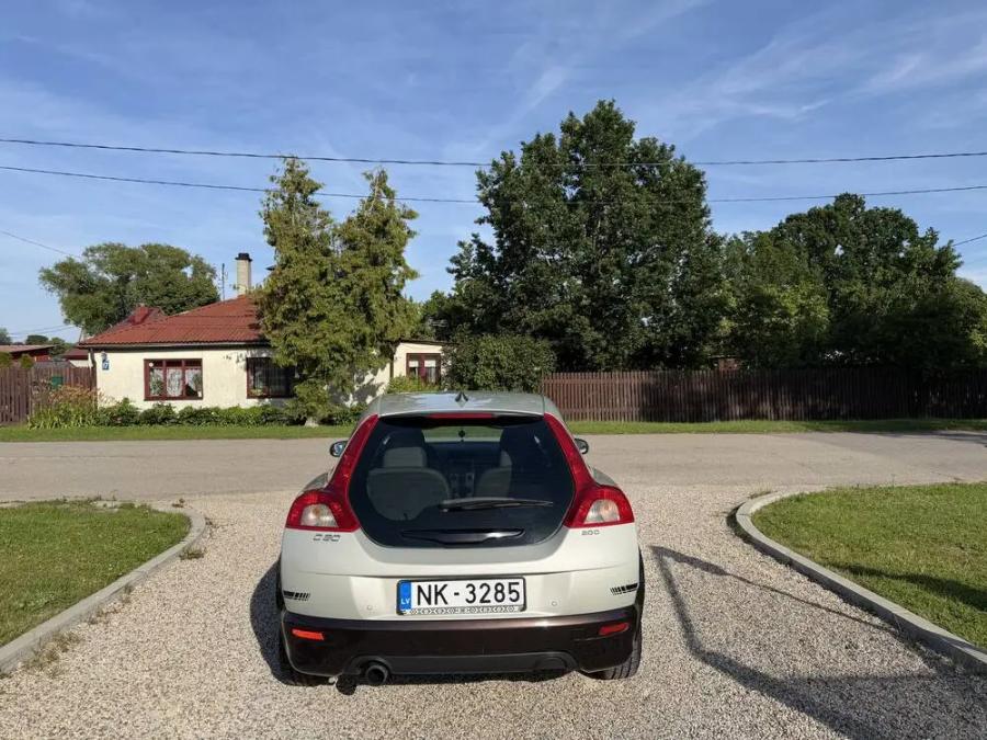 Pelēks Volvo C30 2007 Ventspils, ar dzinēja tilpumu 2.00 L un nobraukumu 290 tūkst. km par 2200 €, foto 8 vietnē AUTOMOTO.COM.LV