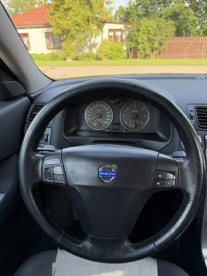 Pelēks Volvo C30 2007 Ventspils, ar dzinēja tilpumu 2.00 L un nobraukumu 290 tūkst. km par 2200 €, foto 9 vietnē AUTOMOTO.COM.LV