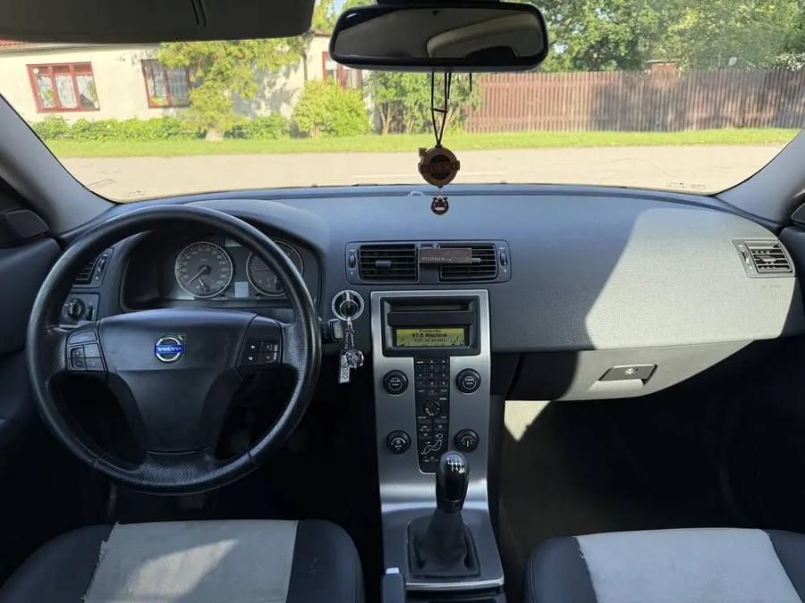 Pelēks Volvo C30 2007 Ventspils, ar dzinēja tilpumu 2.00 L un nobraukumu 290 tūkst. km par 2200 €, foto 13 vietnē AUTOMOTO.COM.LV