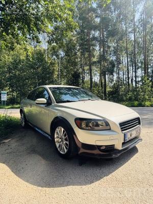 Grey Volvo C30 2007 in Jelgava, with an engine capacity of 1.60 L and mileage of 292 thousand km for 2300 €, photo 3 on AUTOMOTO.COM.LV