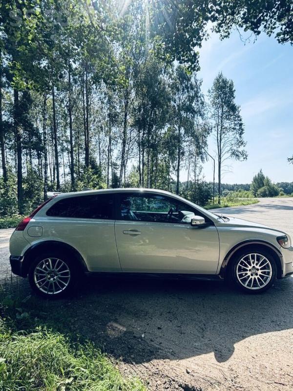Grey Volvo C30 2007 in Jelgava, with an engine capacity of 1.60 L and mileage of 292 thousand km for 2300 €, photo 3 on AUTOMOTO.COM.LV