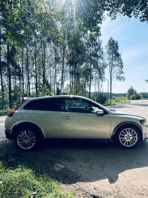 Grey Volvo C30 2007 in Jelgava, with an engine capacity of 1.60 L and mileage of 292 thousand km for 2300 €, photo 4 on AUTOMOTO.COM.LV