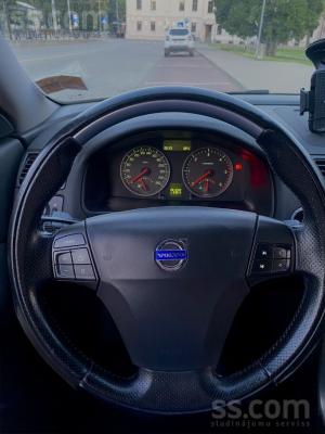 Pelēks Volvo C30 2007 Daugavpils, ar dzinēja tilpumu 2.00 L un nobraukumu 261 tūkst. km par 3800 €, foto 5 vietnē AUTOMOTO.COM.LV