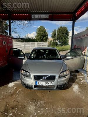 Pelēks Volvo C30 2007 Daugavpils, ar dzinēja tilpumu 2.00 L un nobraukumu 261 tūkst. km par 3800 €, foto 10 vietnē AUTOMOTO.COM.LV