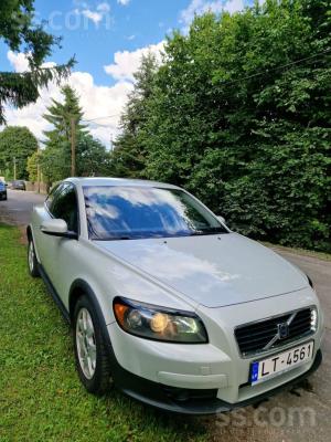 Grey Volvo C30 2007 in Riga, with an engine capacity of 2.00 L and mileage of 292 thousand km for 2950 €, photo 8 on AUTOMOTO.COM.LV